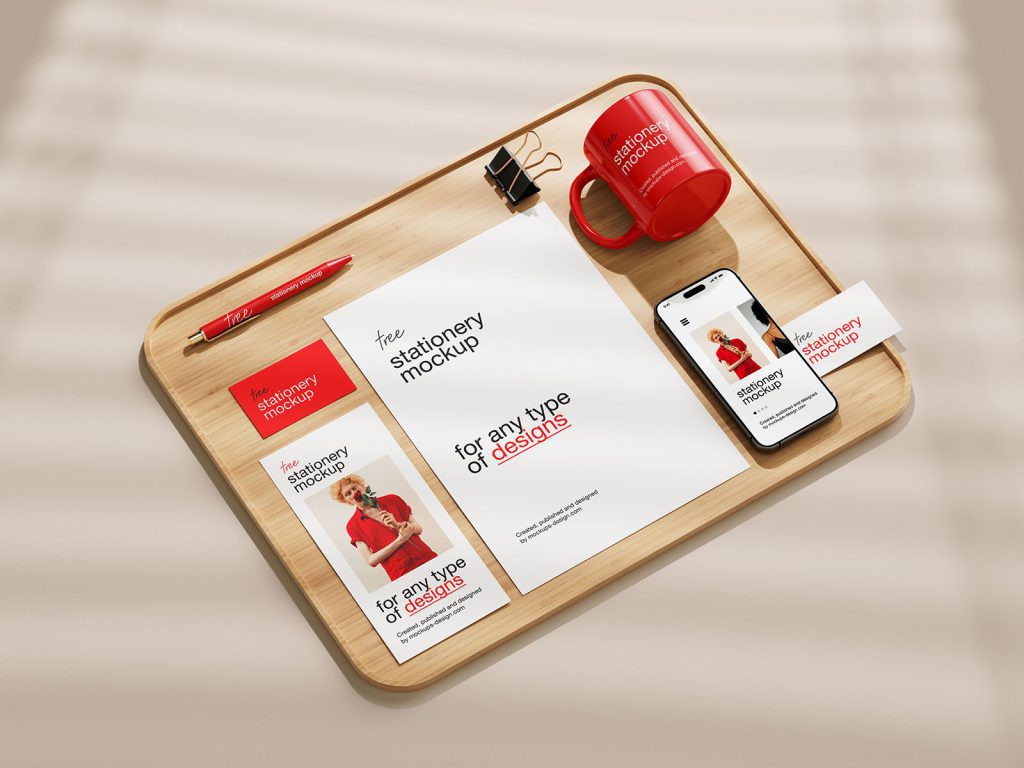 Stationery with wood elements mockup - Mockups Design